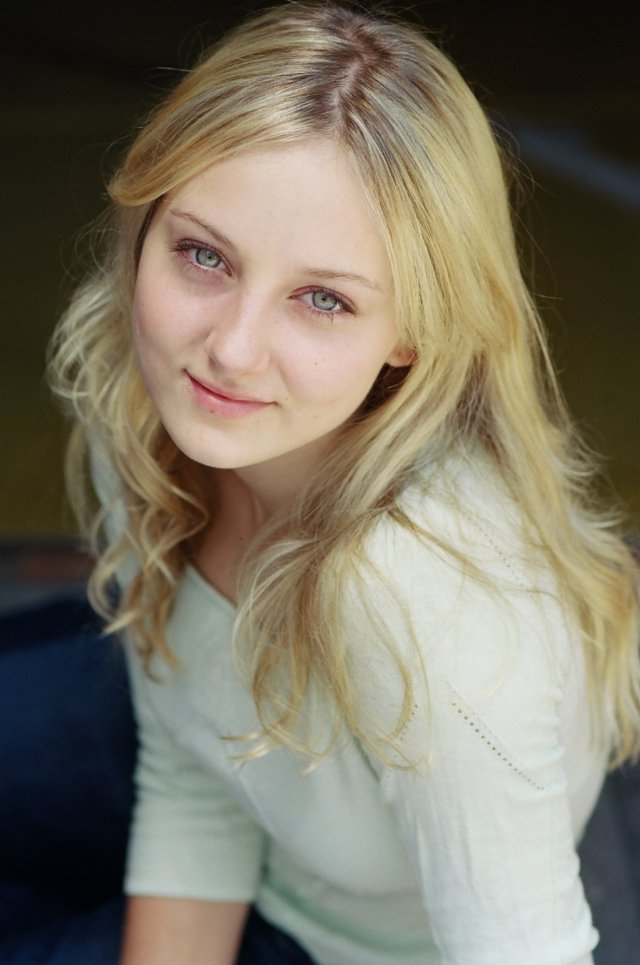 Alexandra Kyle picture