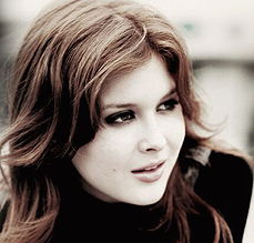 Renee Olstead pictures and photos