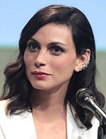 Long neck actors & actresses