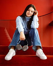 Elsa Bois pictures and photos