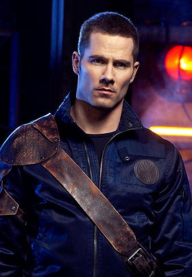Luke MacFarlane