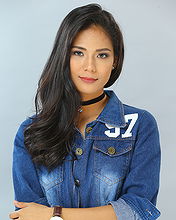 Devon Seron pictures and photos
