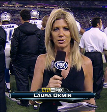 Laura Okmin pictures and photos