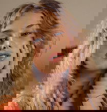 Anna Van Patten pictures and photos