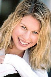 Hayley Holmes pictures and photos