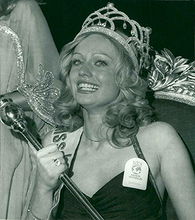 Mary Stavin pictures and photos