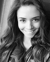 Caroline Moraes pictures and photos