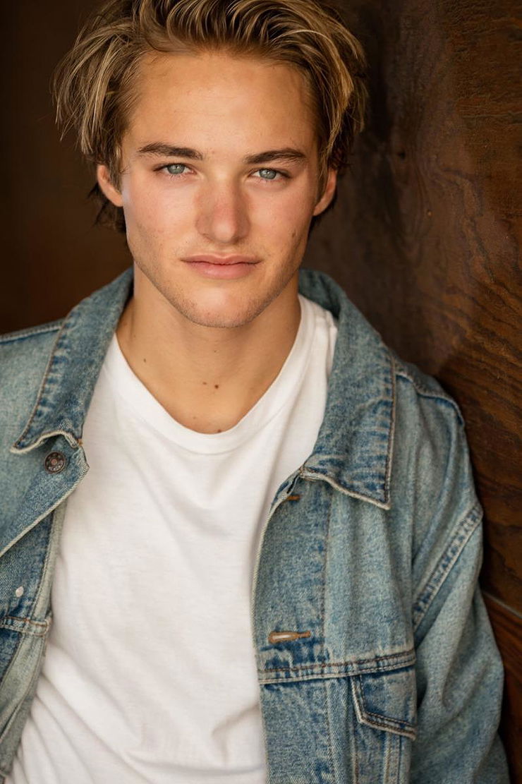 Picture of Mitchell Hoog