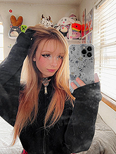 Sarah Bunni pictures and photos