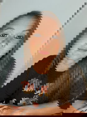 Mira Monroe's Instagram, Twitter & Facebook on IDCrawl