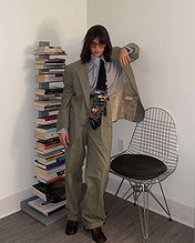 Blu Hunt pictures and photos