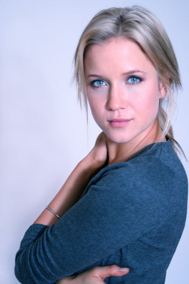 Picture of Jessy Schram