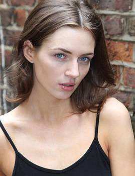 Victoria Robinson [Profiles] • Instagram, Twitter, TikTok | Foller