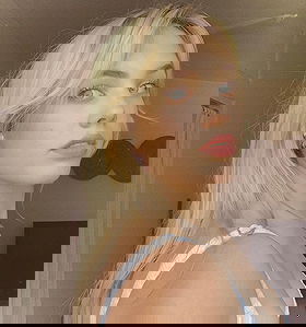 Chloë Marie Rhoades