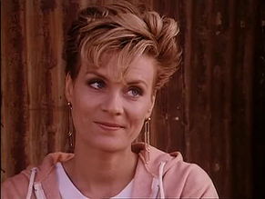 Jennifer Holmes pictures and photos