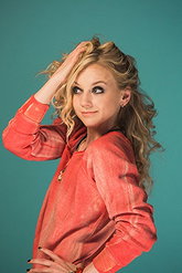 Emily Kinney pictures and photos