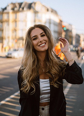 Elli Stark pictures and photos