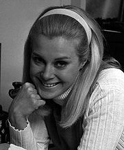 Jennifer Clulow pictures and photos