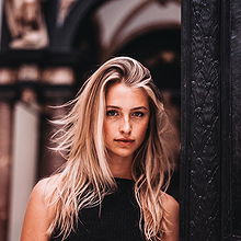 Lilly Lueesse pictures and photos