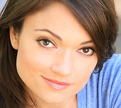 Janelle Marra pictures and photos