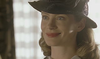 Amanda Douge pictures and photos