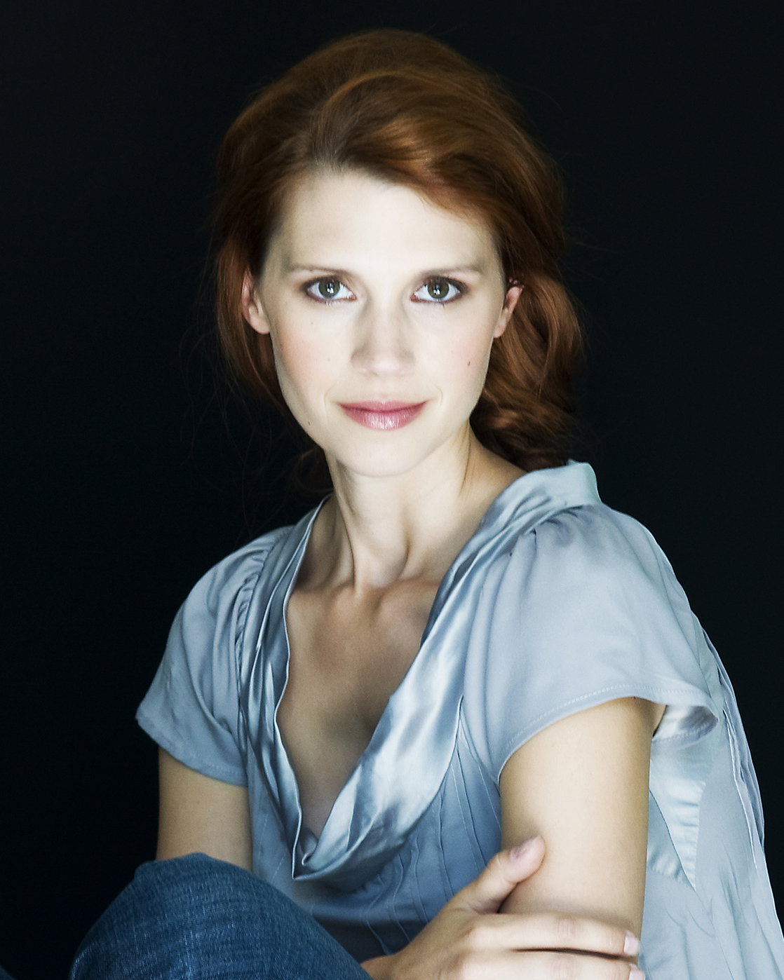 Picture of Julie McNiven