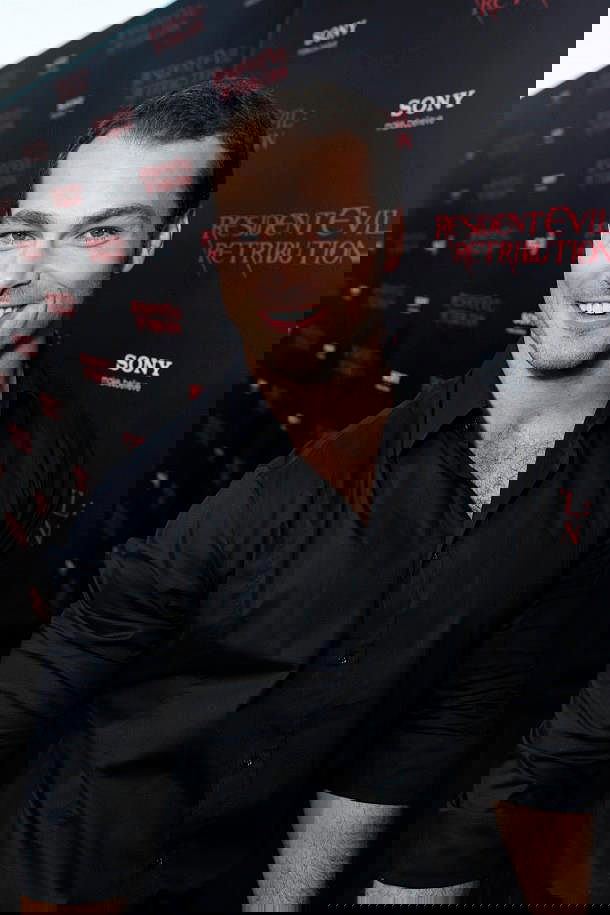 Shawn Roberts picture