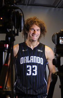 Robin Lopez
